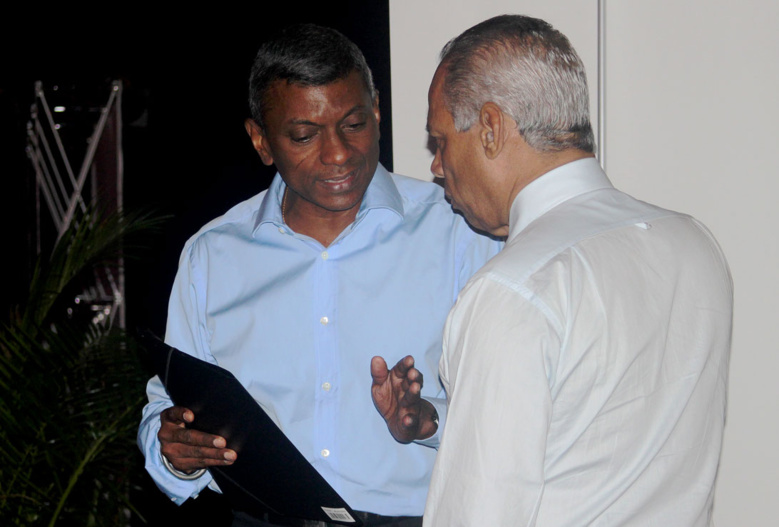 Christian Annette lance sa campagne en s'attaquant "à la gestion ...